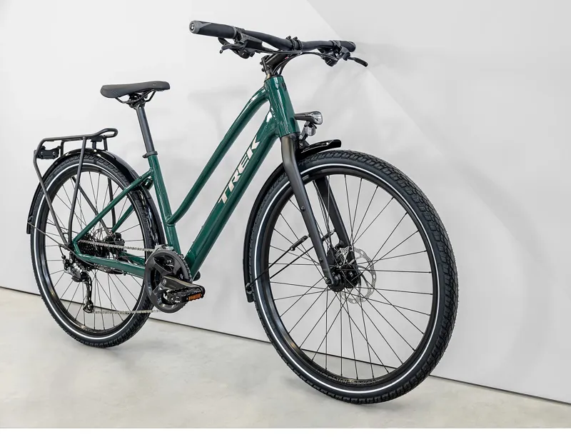 Trek Dual Sport 2 Equipped Stagger Gen 5 in Juniper